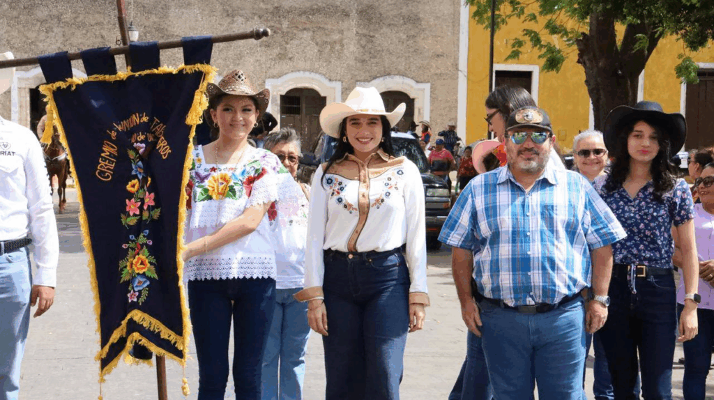 Alcaldesa Melissa Puga Rodríguez encabeza el tradicional Convite Izamal ...